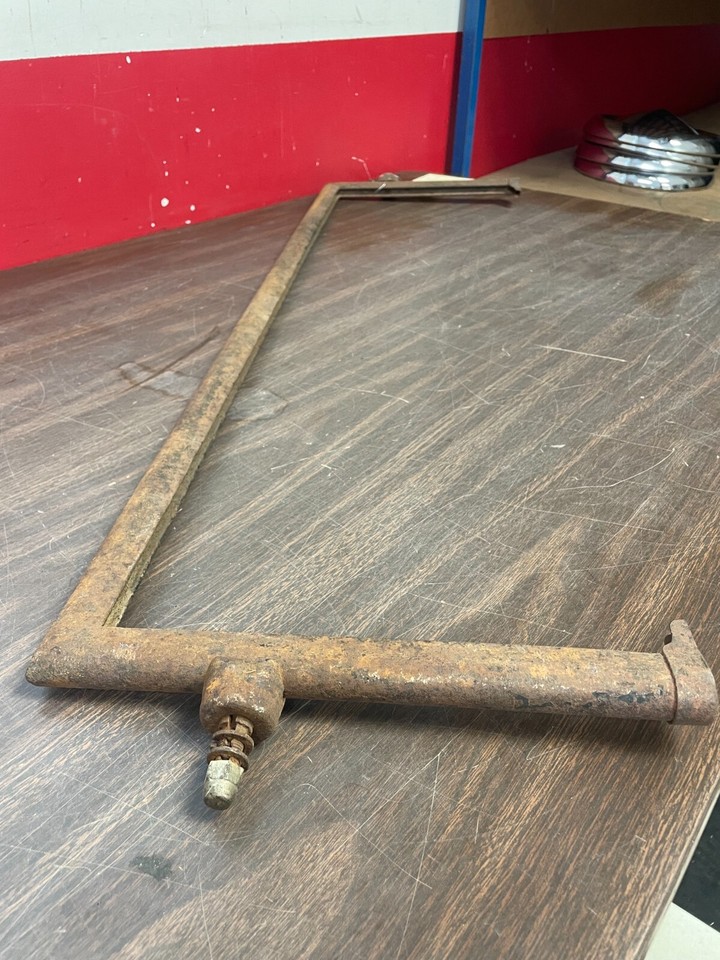 1923 1924 1925? FORD MODEL T ROADSTER WINDSHIELD FRAME HALF 824 | eBay