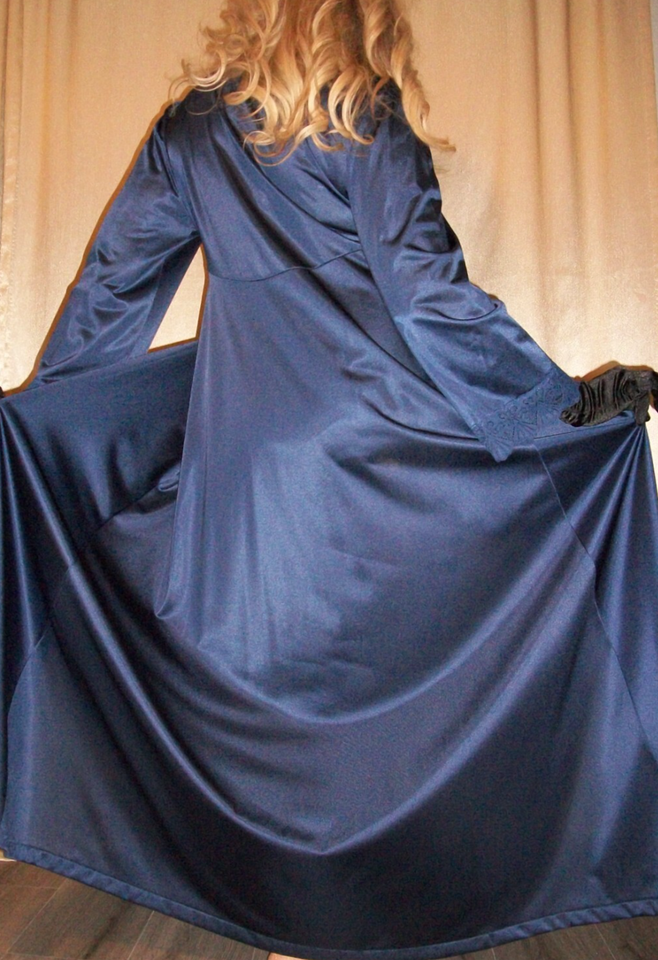 Vtg Vanity Fair Blue Lace Nylon Long Open Sweep Peignoir Robe L | eBay