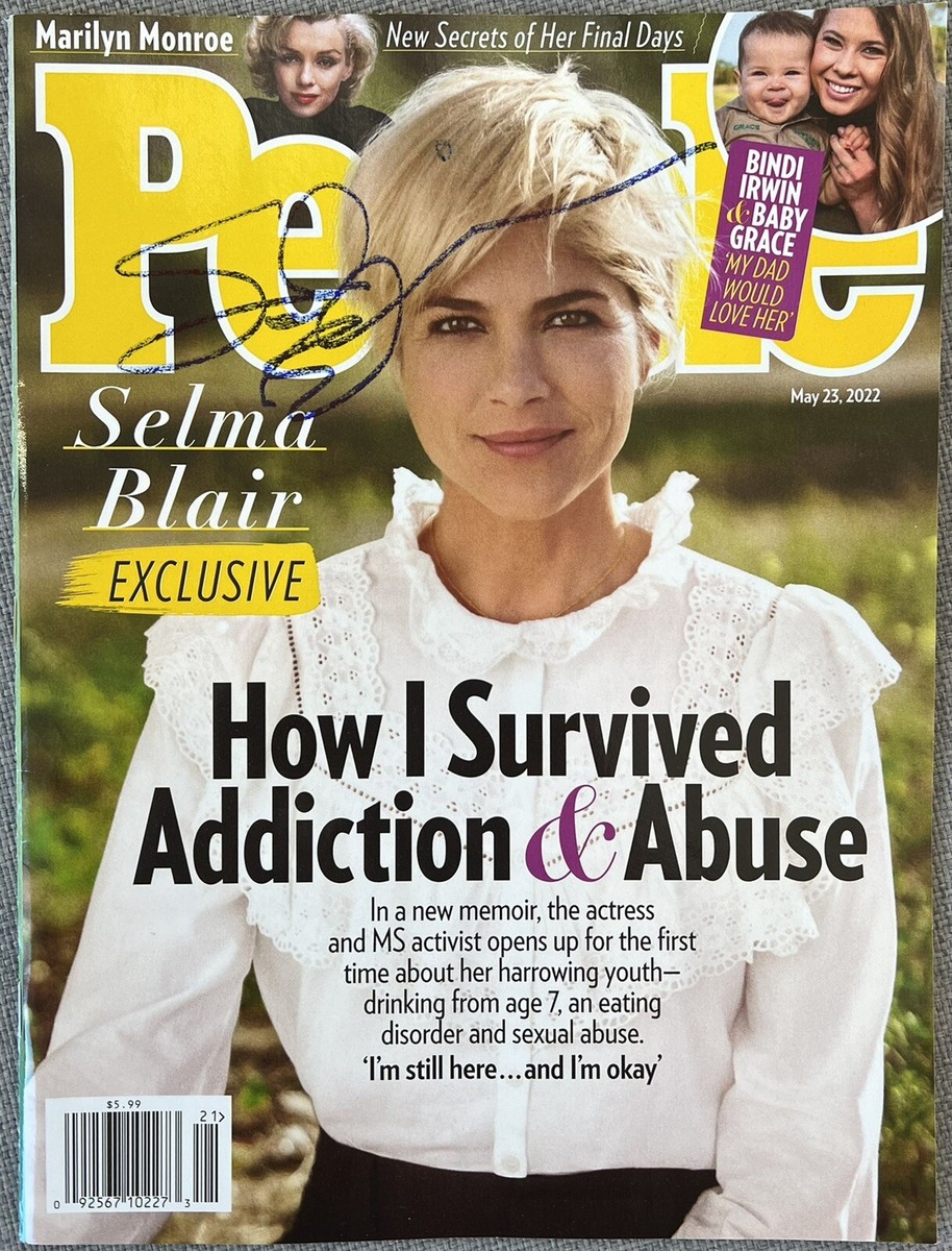 Selma Blair Stillt