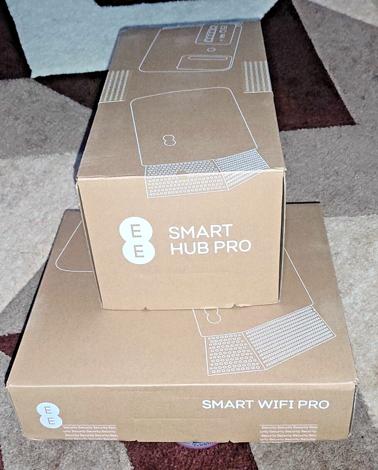 EE Smart Hub Pro + WiFi Extender Pro (New 2024 Wi-Fi 7 Tri-Band Model ...