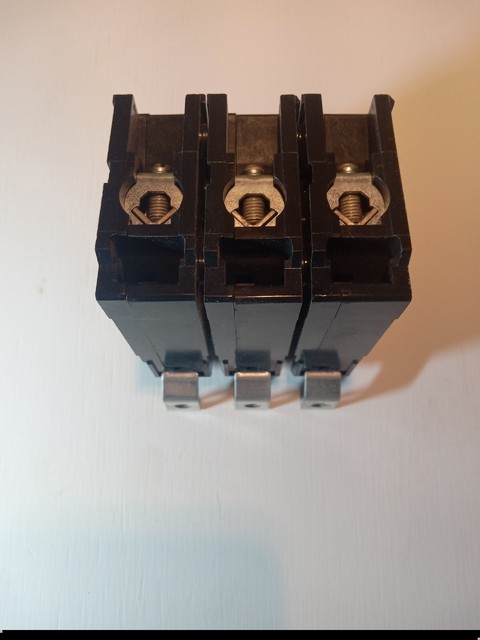 Eaton Cutler Hammer BAB3025H Circuit Breaker 3 Pole 25 Amp 240 Volt for ...