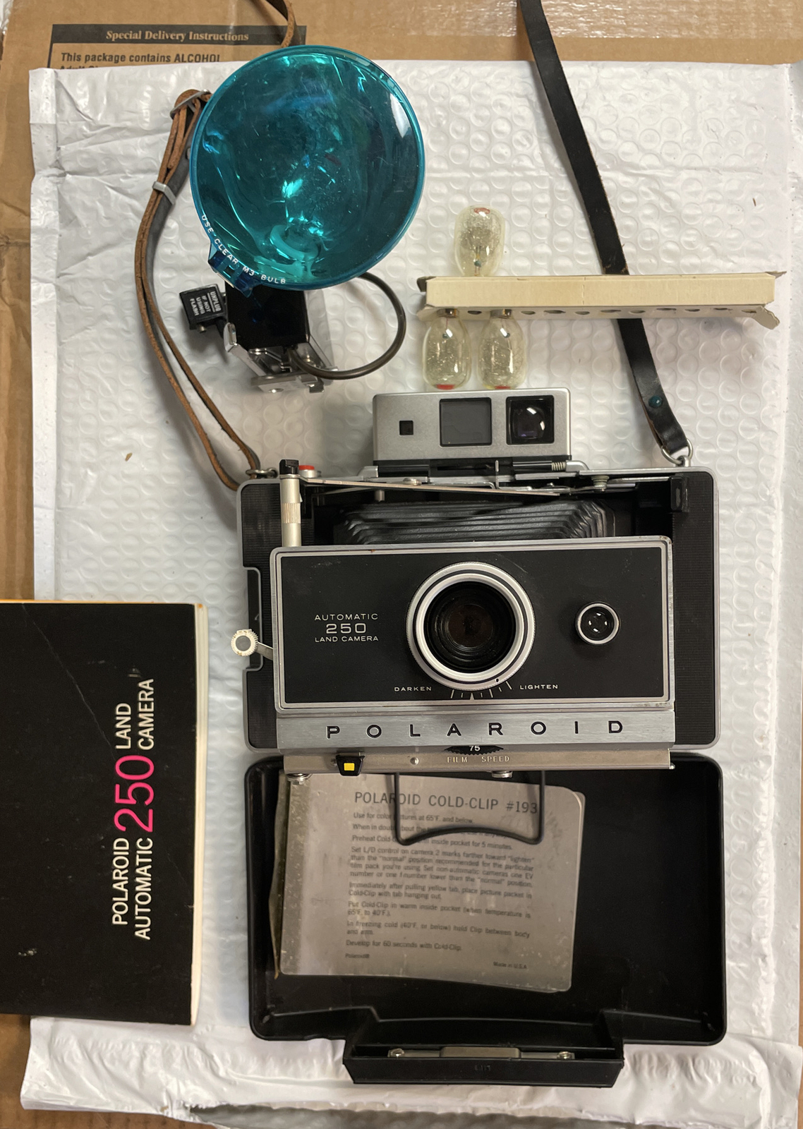 Polaroid Automatic 250 Land Camera & Case, Flash, Flashbulbs Manuals ...