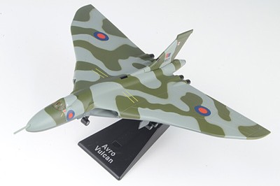 4675-101 Atlas Editions Vulcan B.Mk 2 1/144 Model XM607 RAF No.44 Sqn ...