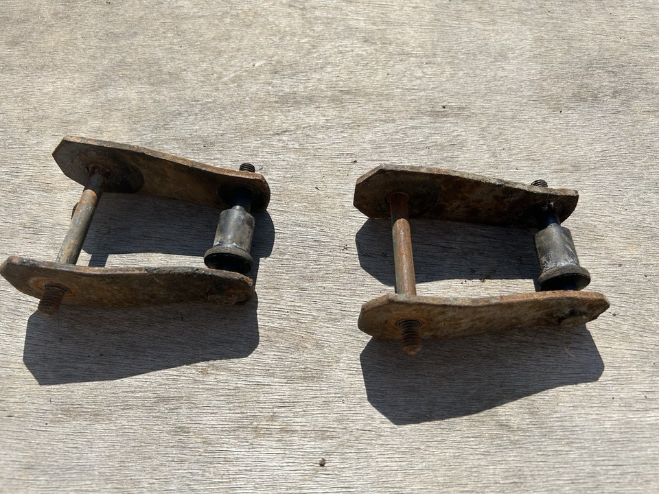Ford Escort Mk2 Rear Leaf Spring Shackles | eBay UK