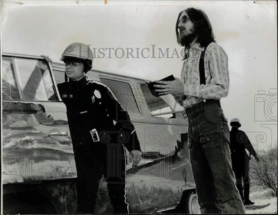 1973 Press Photo Robert Blake & Hawk Wolinski in film "Electra Glide in ...