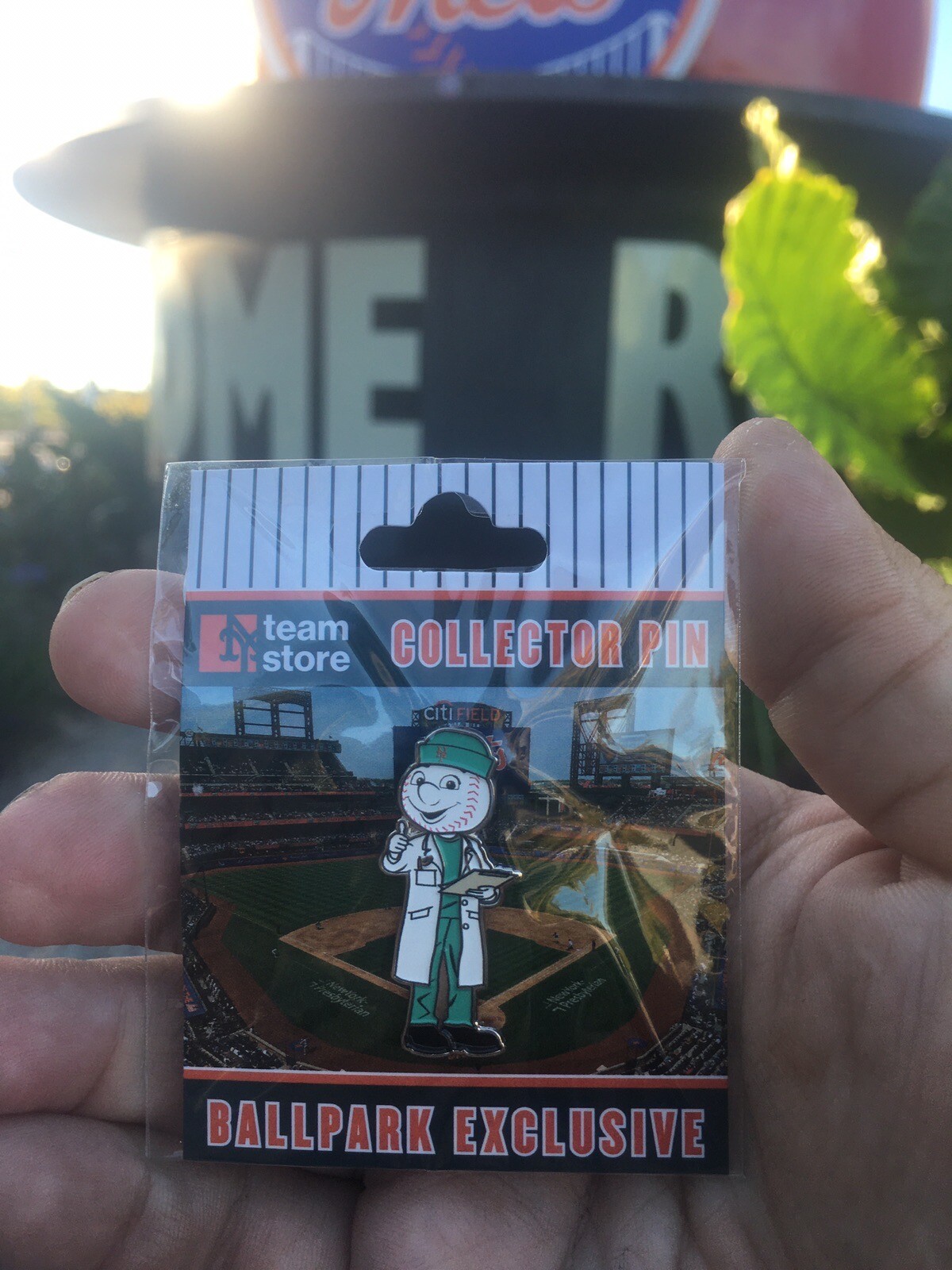 Exclusive DOCTOR Mets Pin New York Mr. Met Mascot Ballpark PHYSICIAN ...