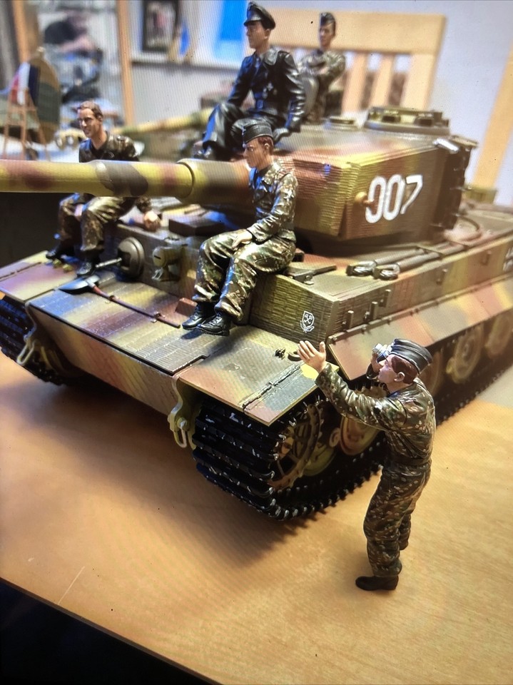 Tiger 1 Tank 1/16 Wittmans Final Battle Hachette Extreme Metal Forces ...
