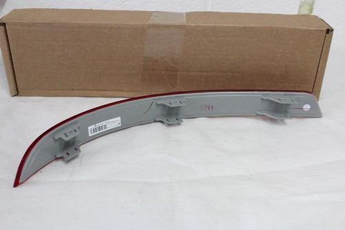 NEW Genuine Mercedes-Benz 166 GL RH Rear Bumper Reflector Lens ...