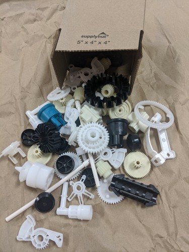 Hundreds of Plastic Gears, Cogs, Bits, Greeblies! - 1 lb of Small Craft ...