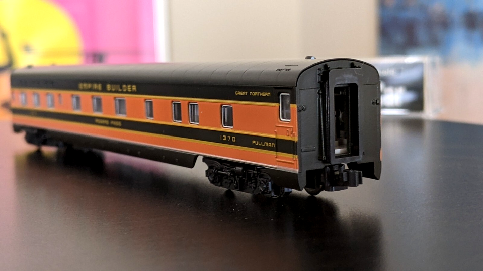Kato 156-0703 Great Northern #1370 GN Smoothside Sleeper Car - N Scale ...