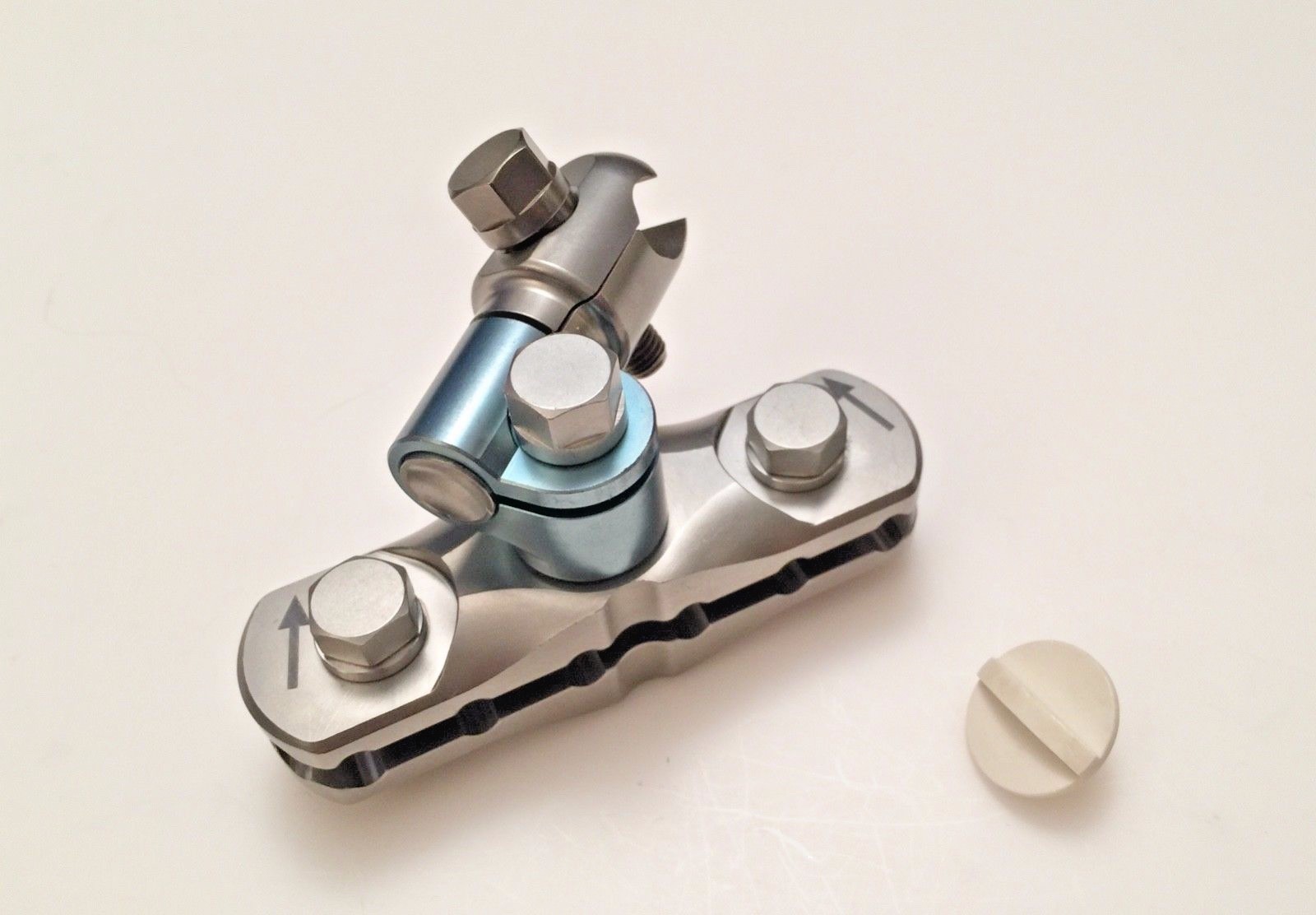 Synthes 390.002 Large Multi-pin Clamp 6 Position Mr Safe Half off 1 Day ...