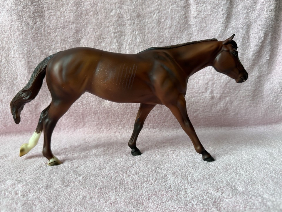 Breyer Traditional Model “Don't Look Twice” #1737 Roxy Cutting Quarter ...