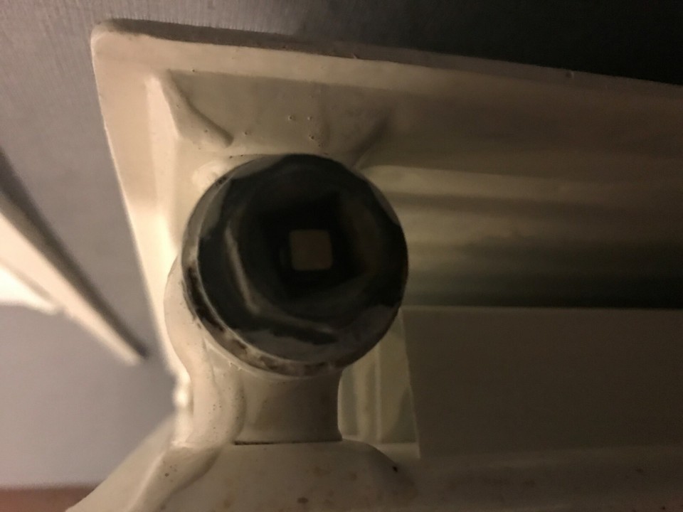 RADIATOR BLEED AIR VENT VALVES SCREWS - ALL TYPES STEEL PANEL / CAST ...