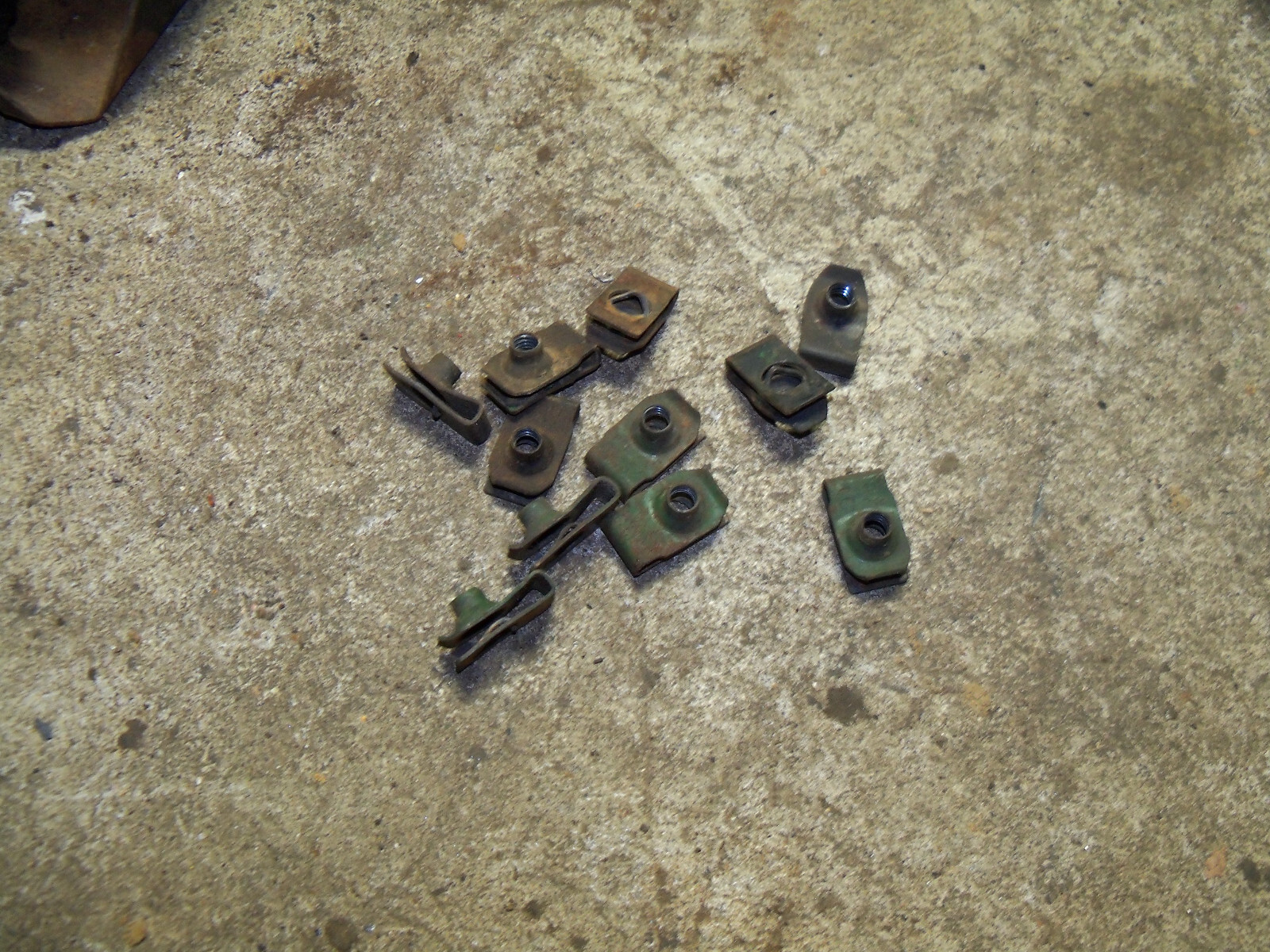 12 John Deere 318 316 Onan 420 Dash Pedestal Mounting Clips, M84972 | eBay