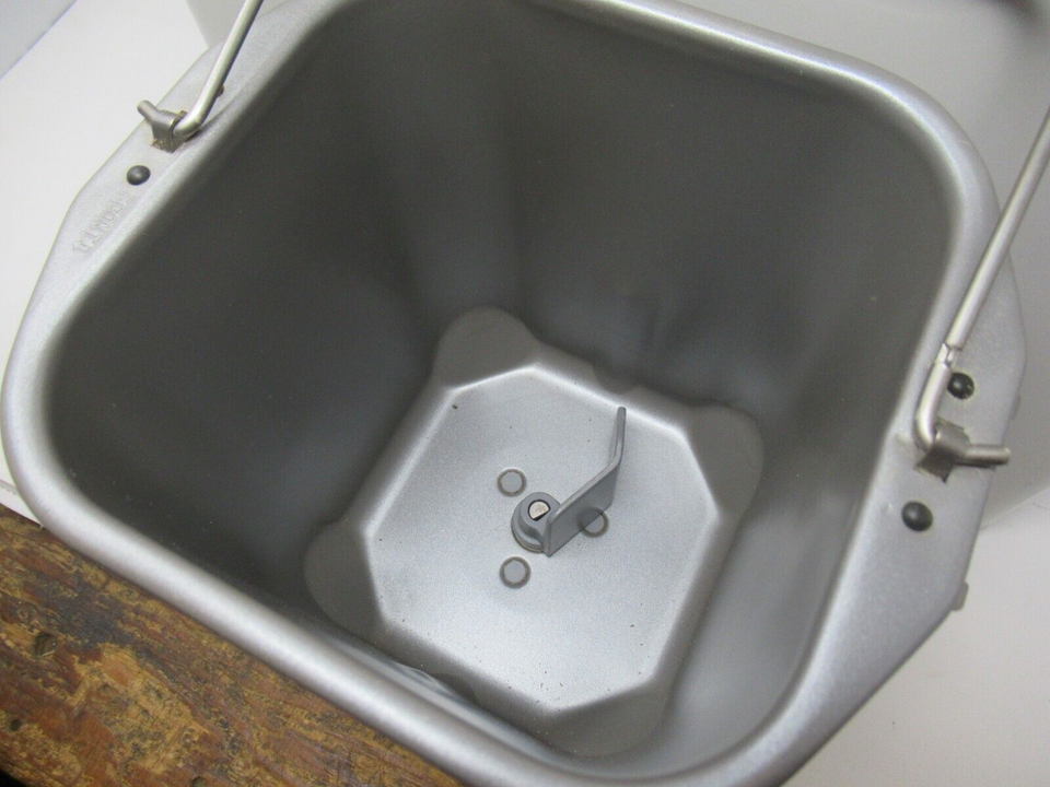 BREADMAN PLUS 1-2 LB. DIG. BREAD MAKER WHITE TR700C, BREAD MACHINE ...