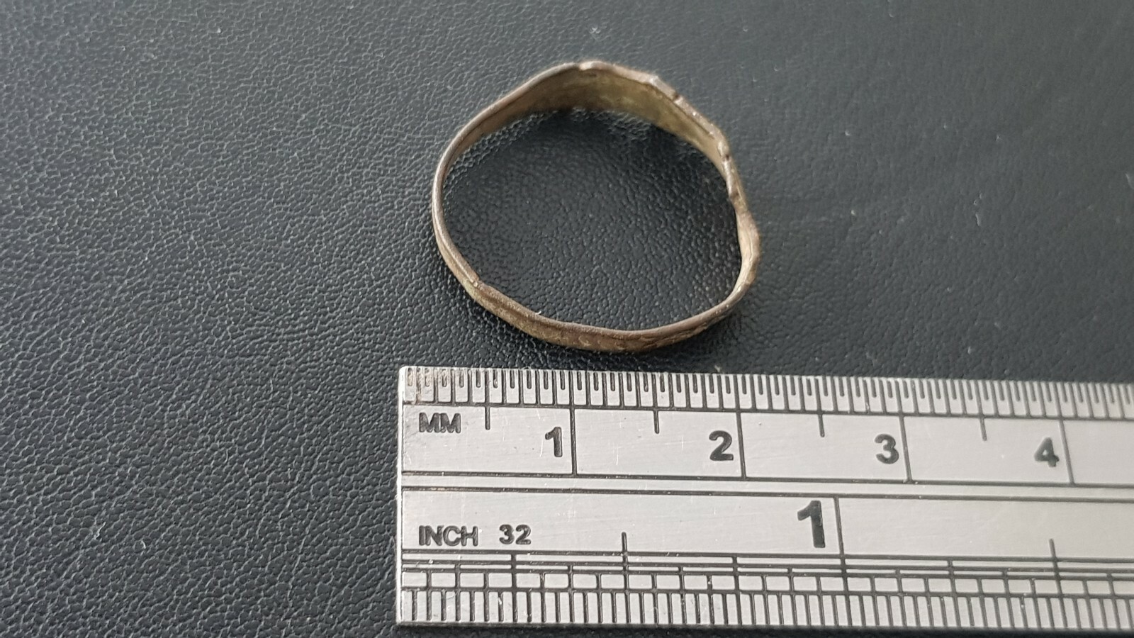 Stunning VR. Post Medieval bronze finger ring. A must read Description ...