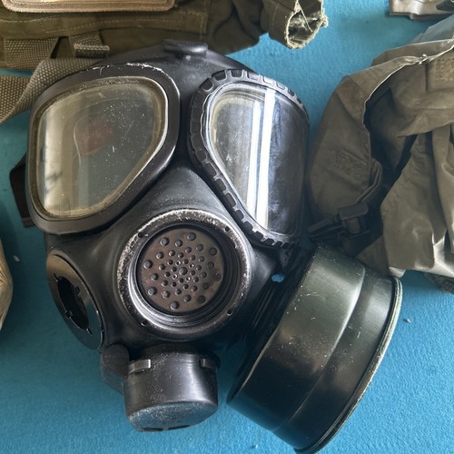 USGI M40A1 GAS MASK SIZE S With operator’s Manual | eBay
