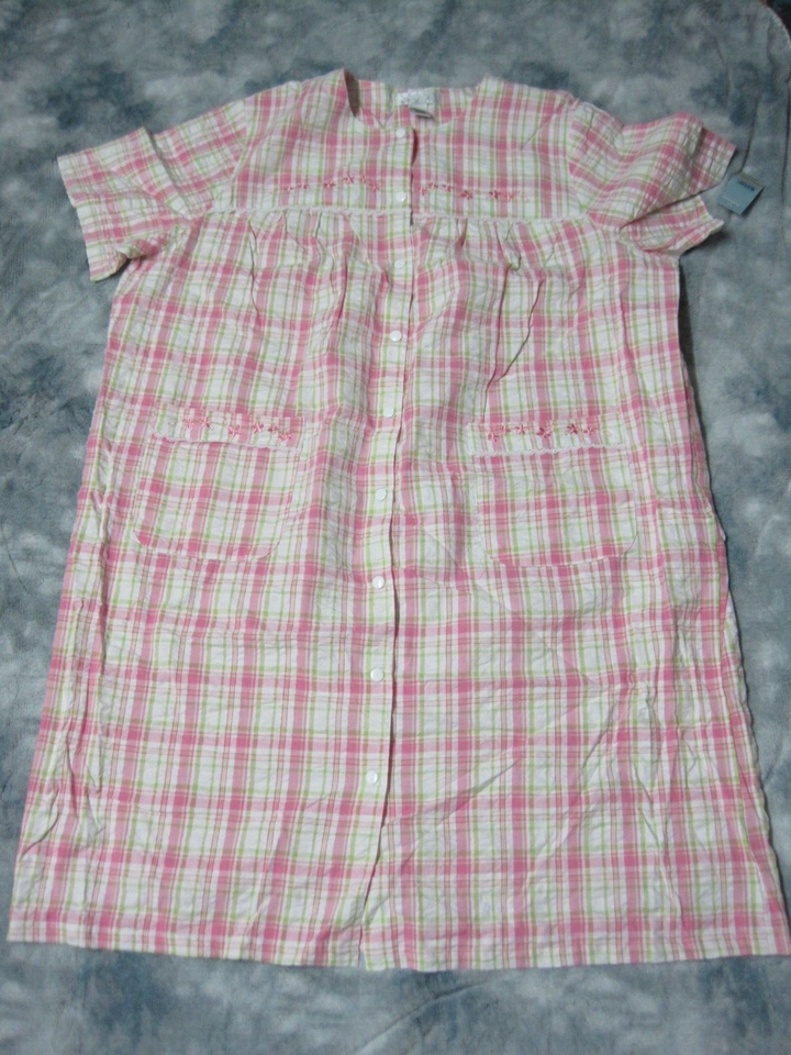 Pink and White Button Down Robe 3X Intimate Essentials New | eBay