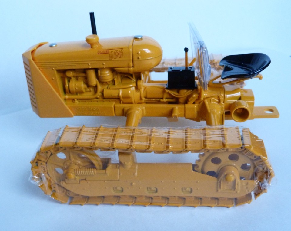 1:16 Diecast Oliver OC-3 Wide-Track Crawler NTTC 1999 Show Edition ERTL ...