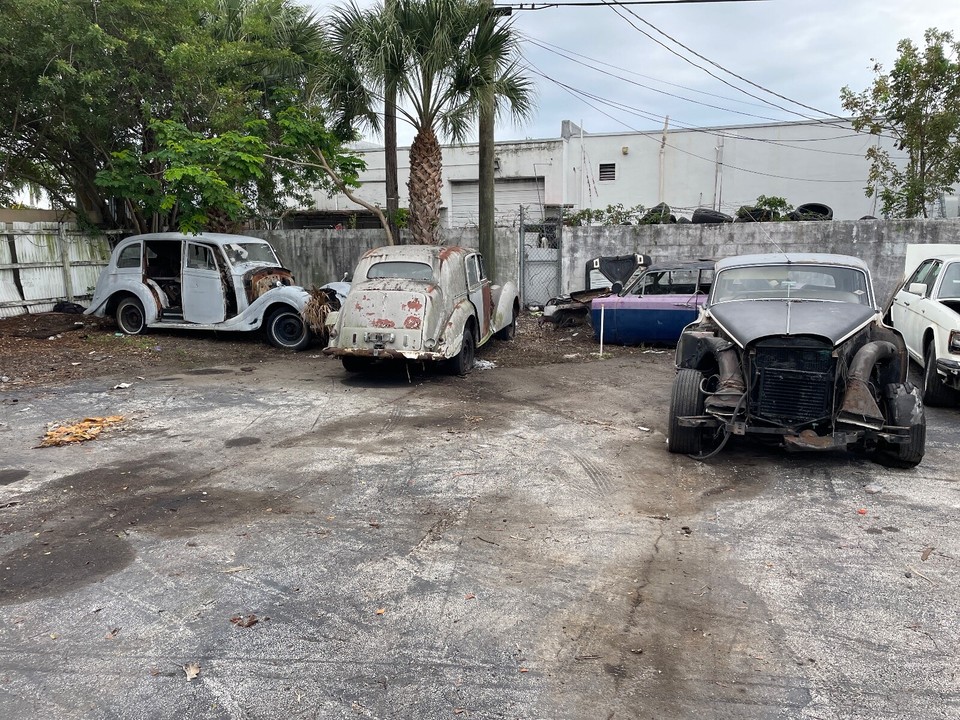 ROLLS ROYCE SILVER SHADOW FRONT BUMPER RUBBER INSERT UR19966 73 TO 80 ...