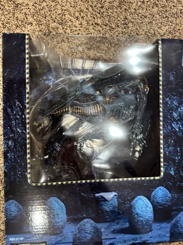Aliens Ultra Deluxe Xenomorph Alien Queen Action Figure *BROKEN CLAW ...