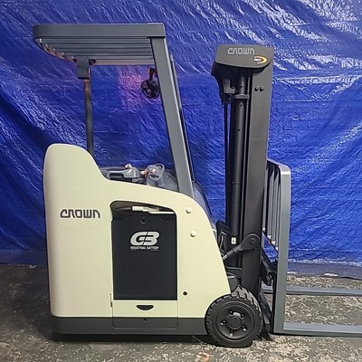 Forklifts - Crown Forklift