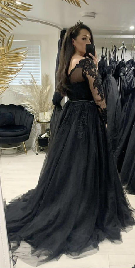 Gothic Black Wedding Dresses Long Sleeve V Neck Lace Applique A Line ...