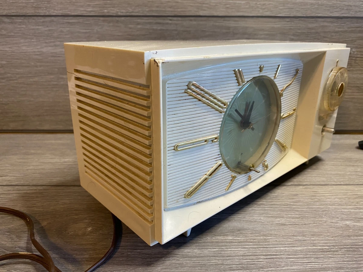 1950s Clock Radio