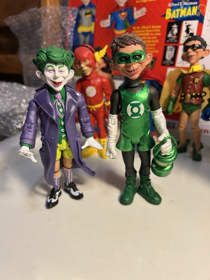 8 MAD MAGAZINE ALRED E. NEUMAN JUST-US-LEAGUE OF STUPID HEROES ACTION ...