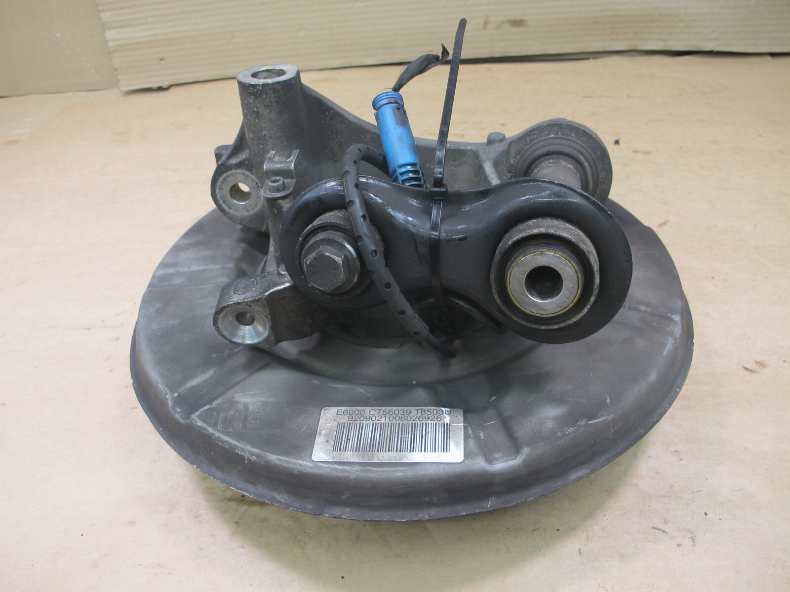 🥇06-10 BMW E60 N62 550i RWD REAR RIGHT SPINDLE KNUCKLE WHEEL HUB ...