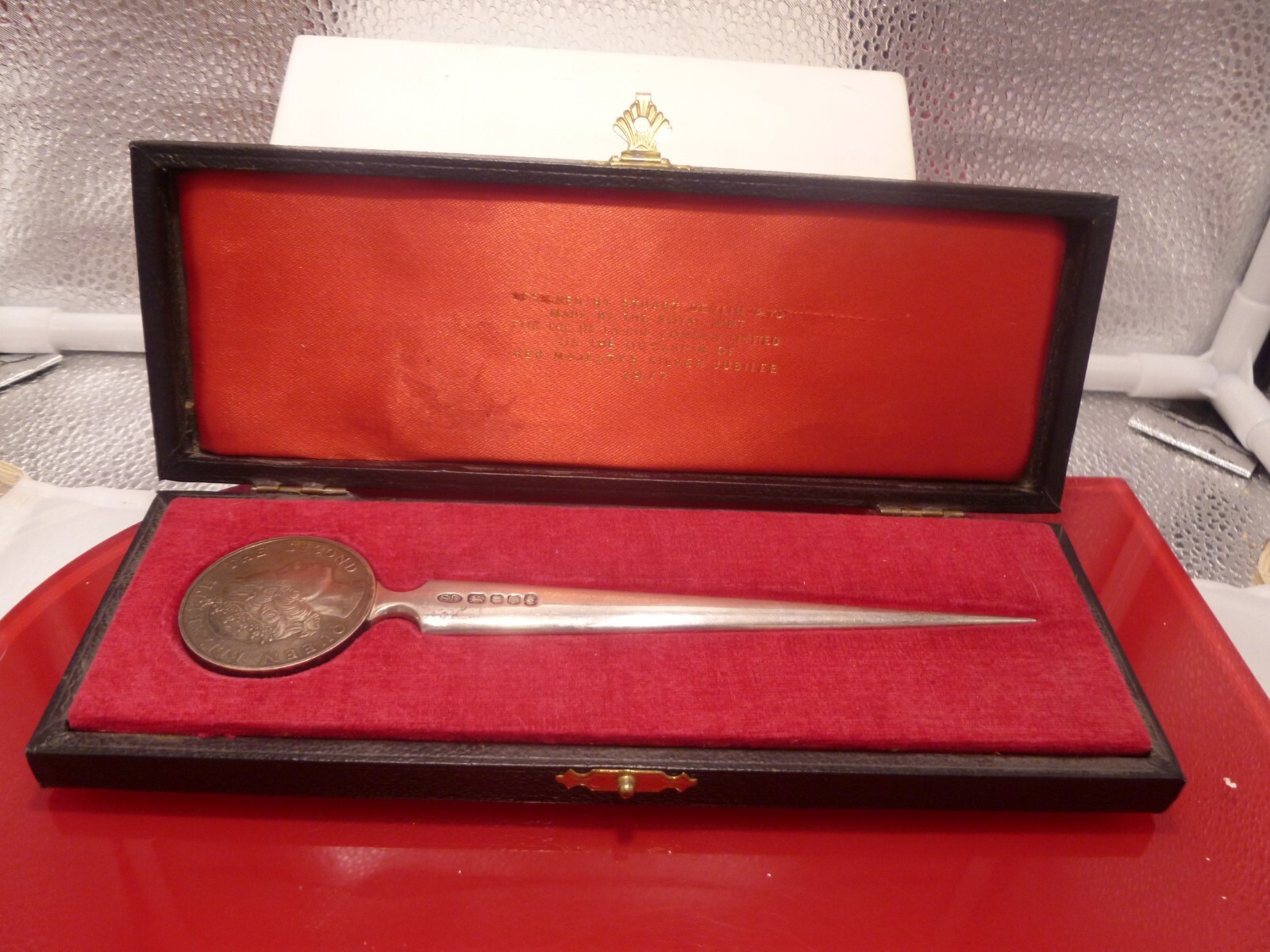 Queen Elizabeth II Stuart Devlin Silver Jubilee Gilt Coin Letter Opener ...