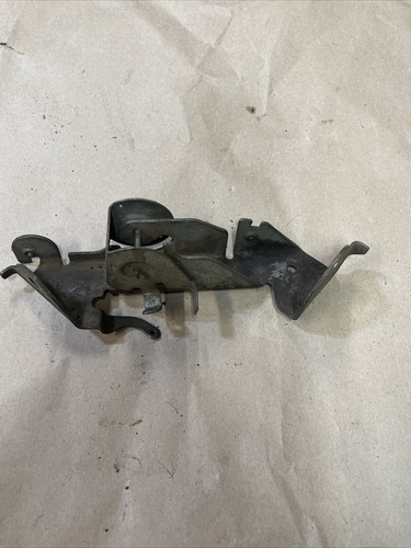 21hp Briggs&Stratton V twin 407777-0268-E1 throttle control bracket ...