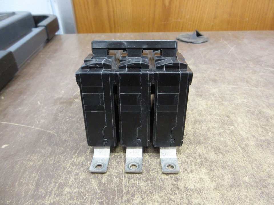 Siemens Type BL Bolt-On Circuit Breaker B315 15A 240V 3P Used ...