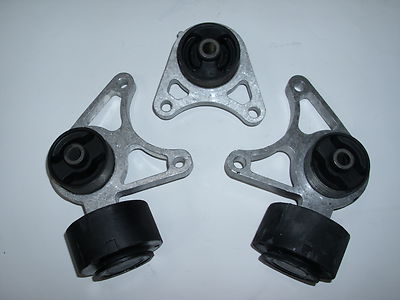 LAND ROVER FREELANDER 1 REAR DIFF MOUNT MOUNTING KIT - NEW DIFF MOUNTS ...