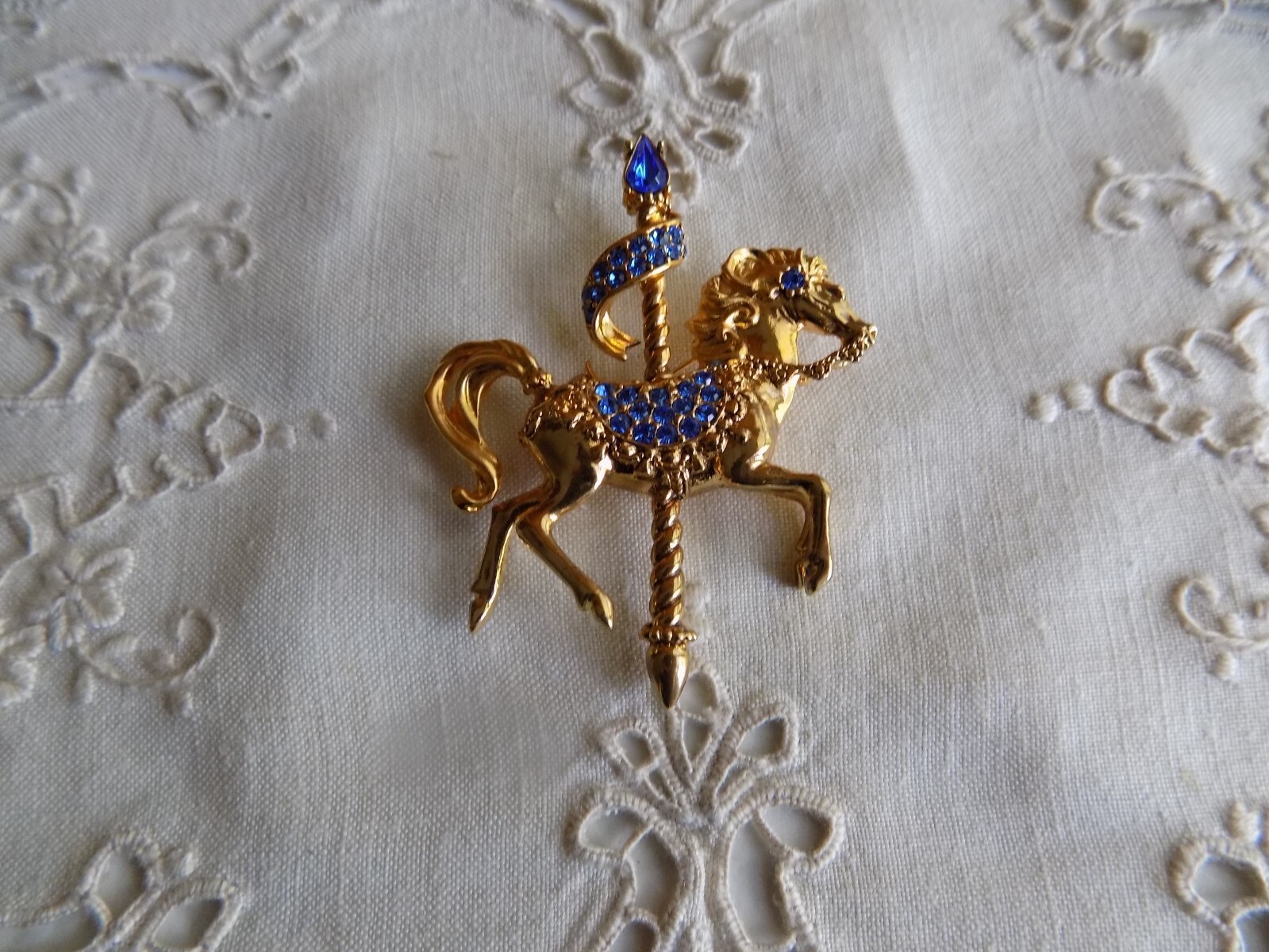 Franklin Mint Gold Tone Carousel Horse Brooch with b… - Gem