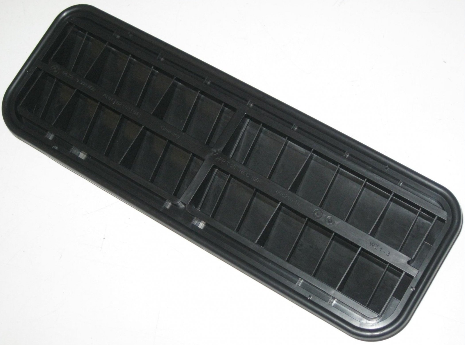 BMW E60 E61 F01 F02 F04 Boot Trunk Vent Breather Flap 64229303806 New ...