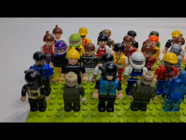 Wilko Blox Figures Bundle Lego Compatible 38 Mini Figures Aliens/Army ...