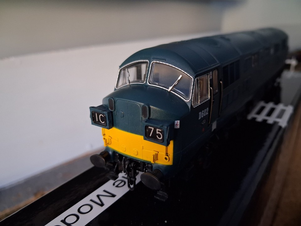 Kernow D600 Warship Locomotive D602 Bulldog OO Gauge Model Railway ...