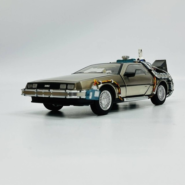 Kids Logic Back To The Future II Magnetic Floating Delorean 1/20 Figure ...