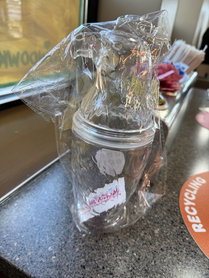 Viral Dunkin’ Clear Plastic Eagle Cup Tumbler w/ Straw with REFRESHER ...