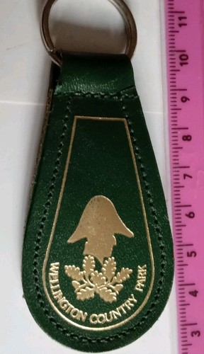 VINTAGE Old Keyring Leather Look Green Wellington Country Park Duke Of ...