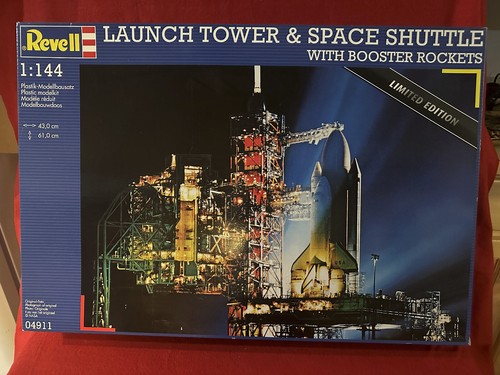 1986 Revell Launch Tower and Space Shuttle 1/144 Model Kit...NEW IN ...