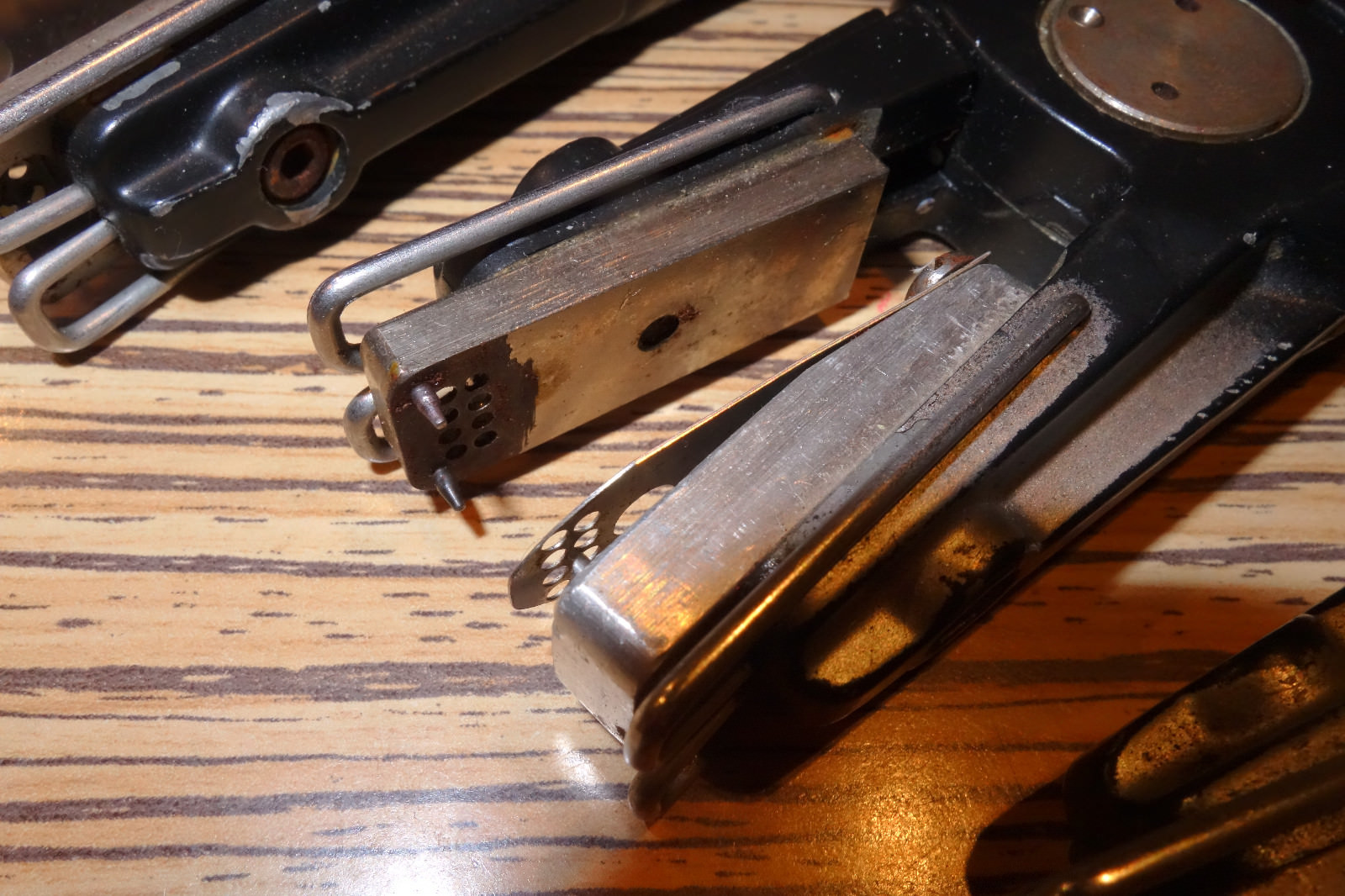 Karten Entwerter mit Lochmuster (01) Eintritskarten entwerten markieren ...