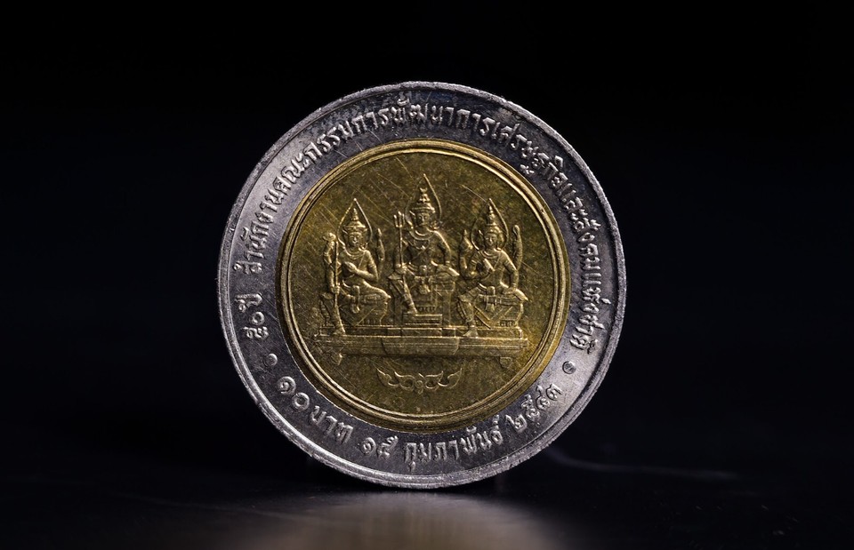 10 Baht - King Rama 9th B.E.2543 Year 2000 Thai Amulet Real Rare ...