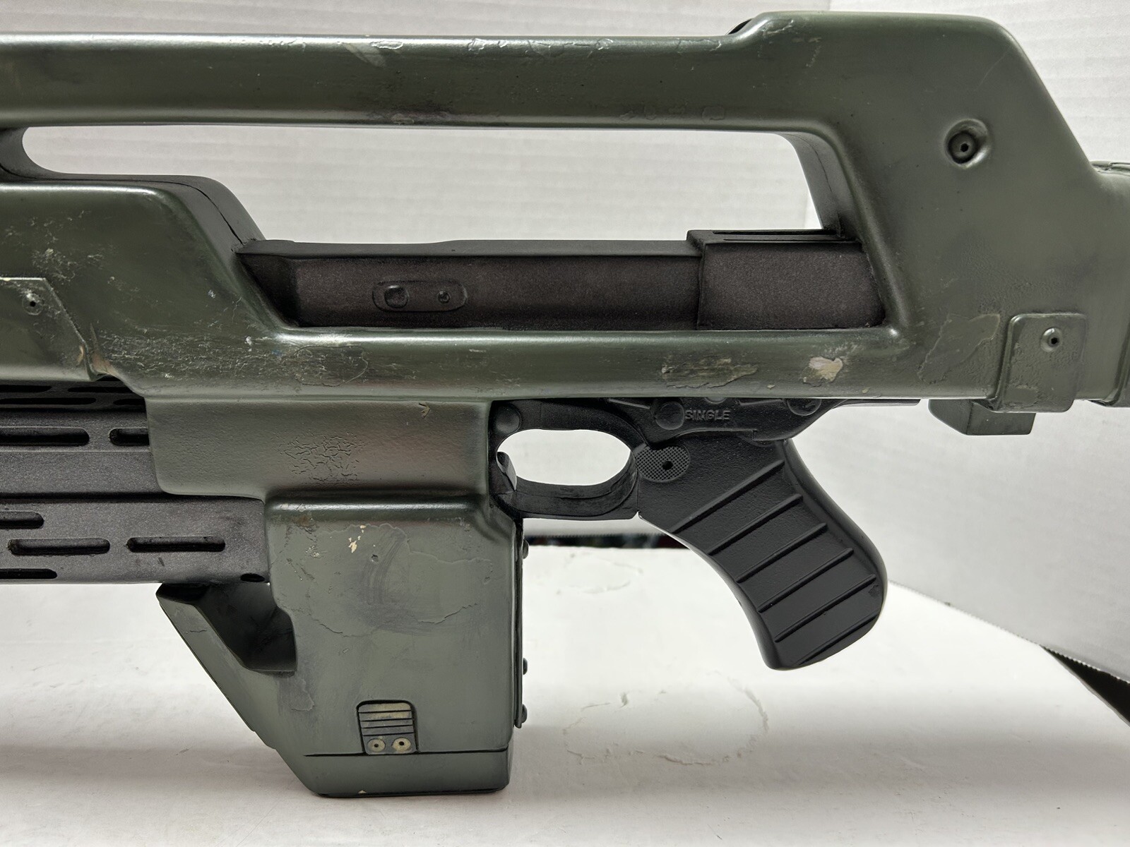 ICONS Authentic Replicas - ALIENS 1:1 M41-A Pulse Rifle Prop Replica ...