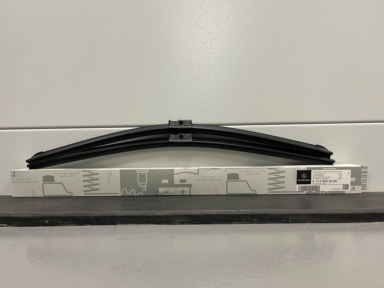 Genuine Mercedes-Benz W212/s212 E-class 212 Wiper Blades A2128202000 ...