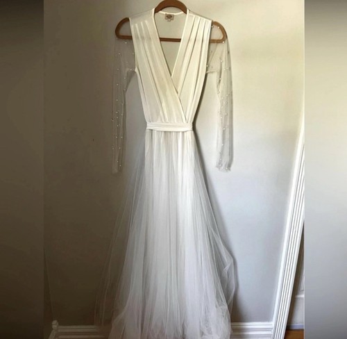 Elegant White Tulle Wedding Dress with Pearl Sheer Sleeves – Flowy A ...