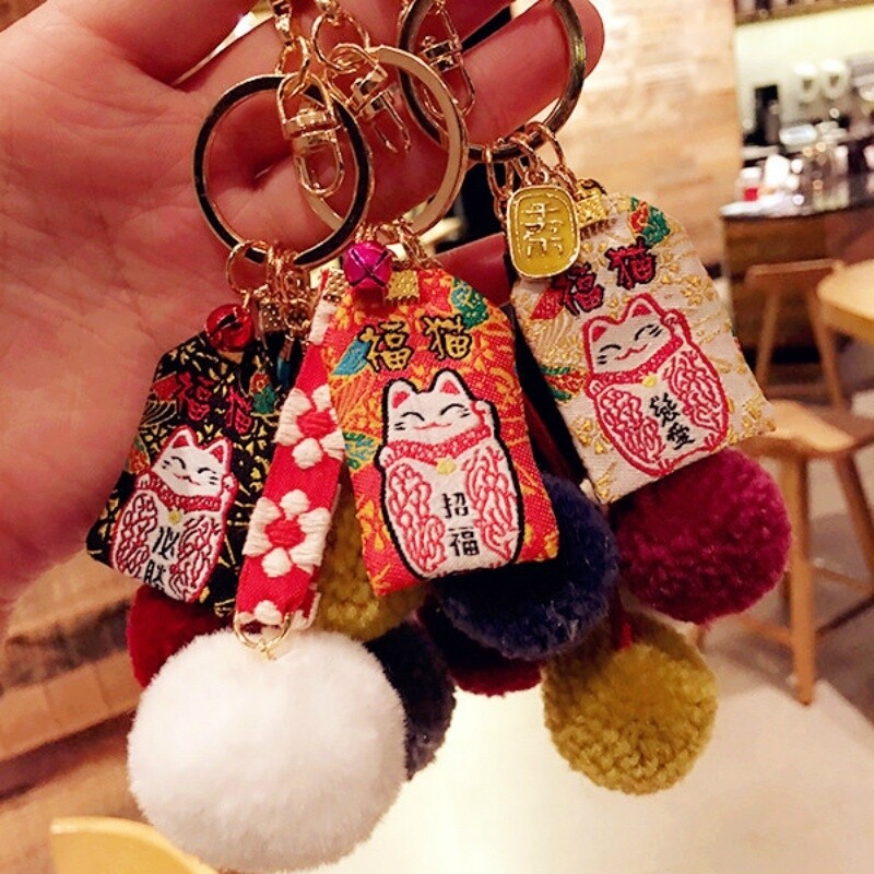 Cute Beckoning Cat Keychain Fortune Lucky Cat Maneki Neko Keyring Feng ...