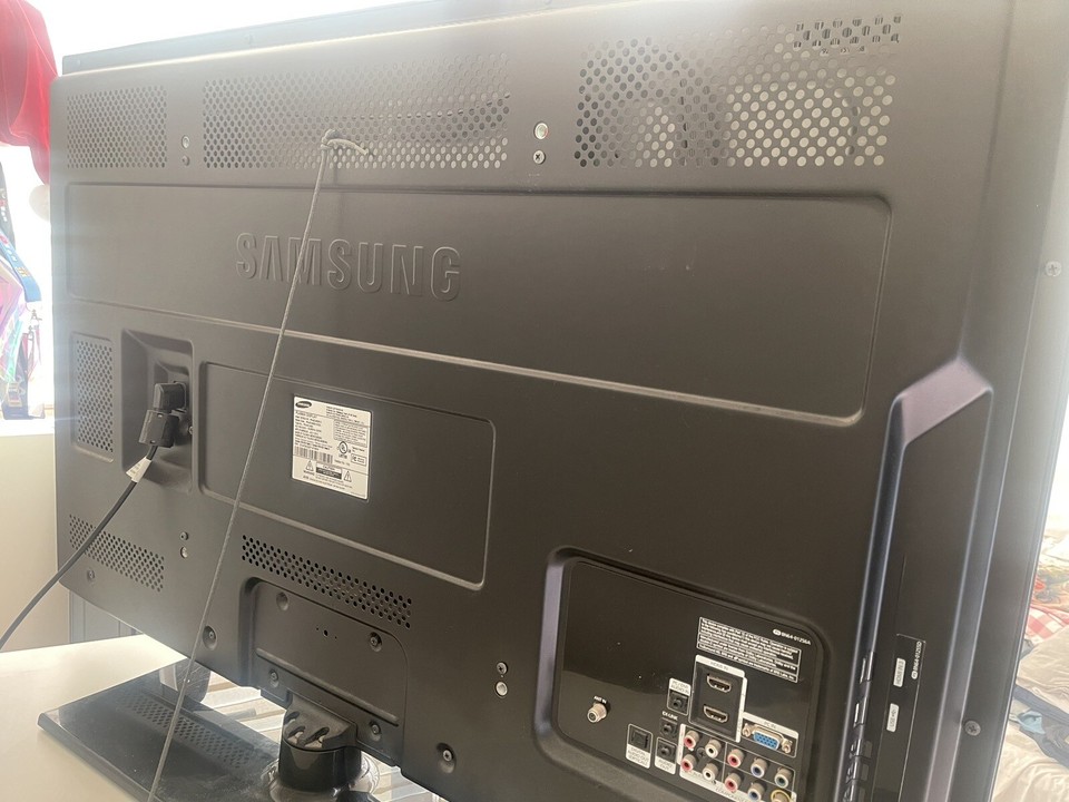 Samsung PN42C450B1D - 42" Class / 720p / 600Hz / Plasma HDTV With ...