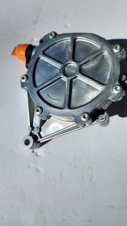 12-16 For BMW 528i F10 2.0L Turbocharged N20 Engine Motor Vacuum Pump ...